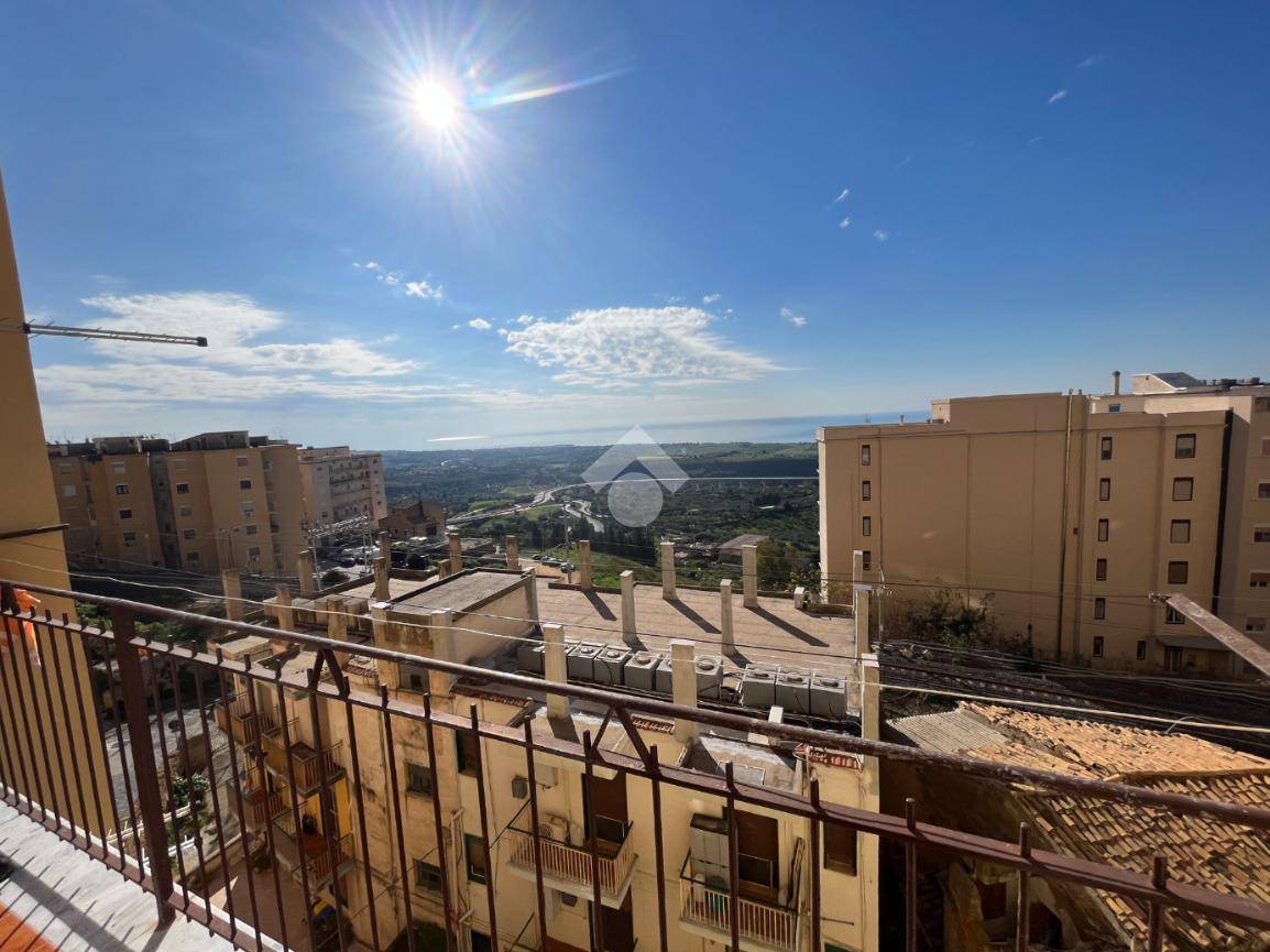 Trilocale via pietro nenni 34, Centro Storico, Agrigento