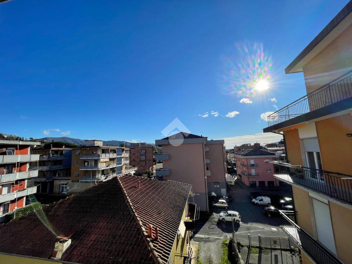 Quadrilocale via Saffi 49, Ceparana Carpena, Bolano