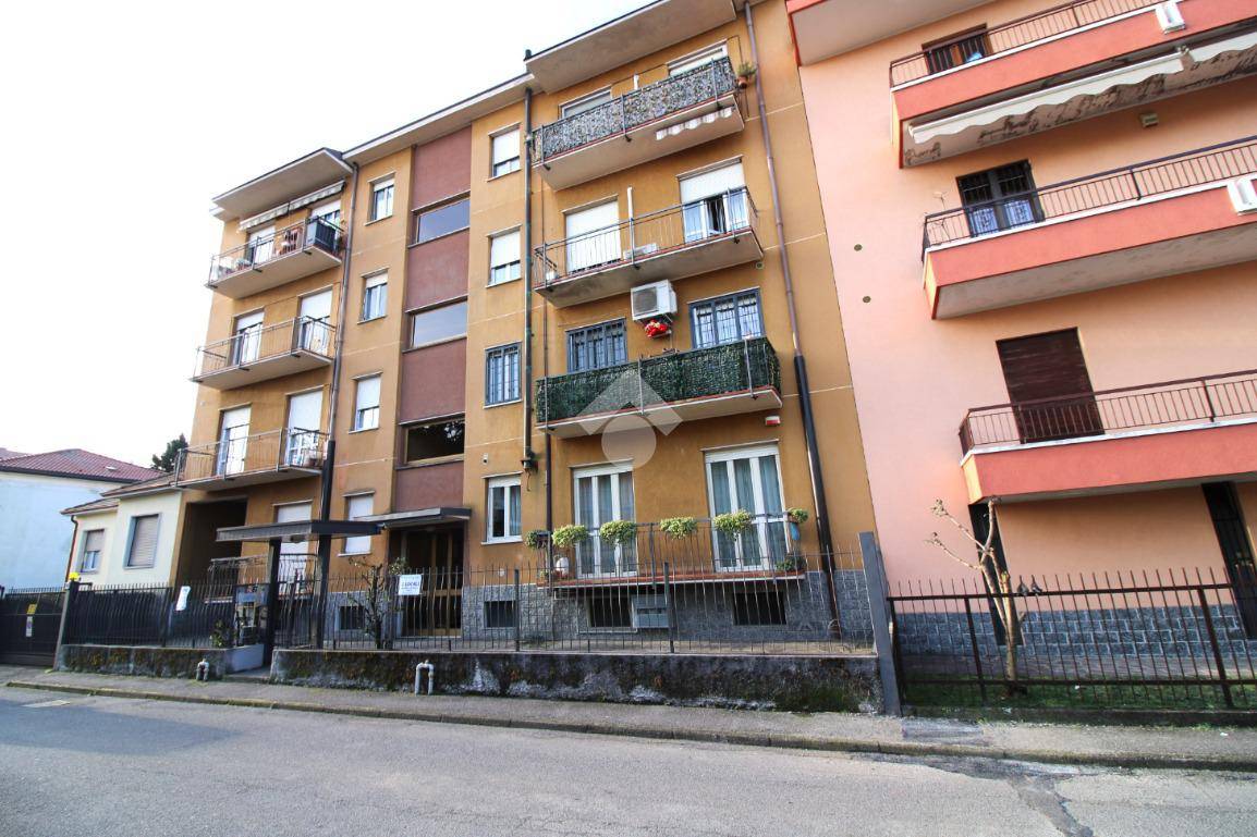 Trilocale via Raffaello Sanzio, Centro, Arcore