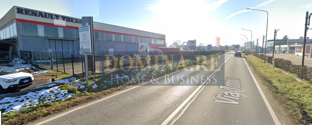 Locale commerciale in Vendita