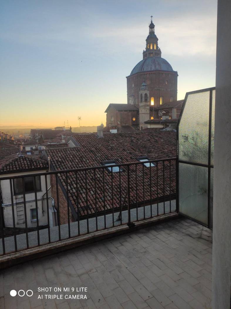 Quadrilocale corso Strada Nuova, Centro Storico, Pavia