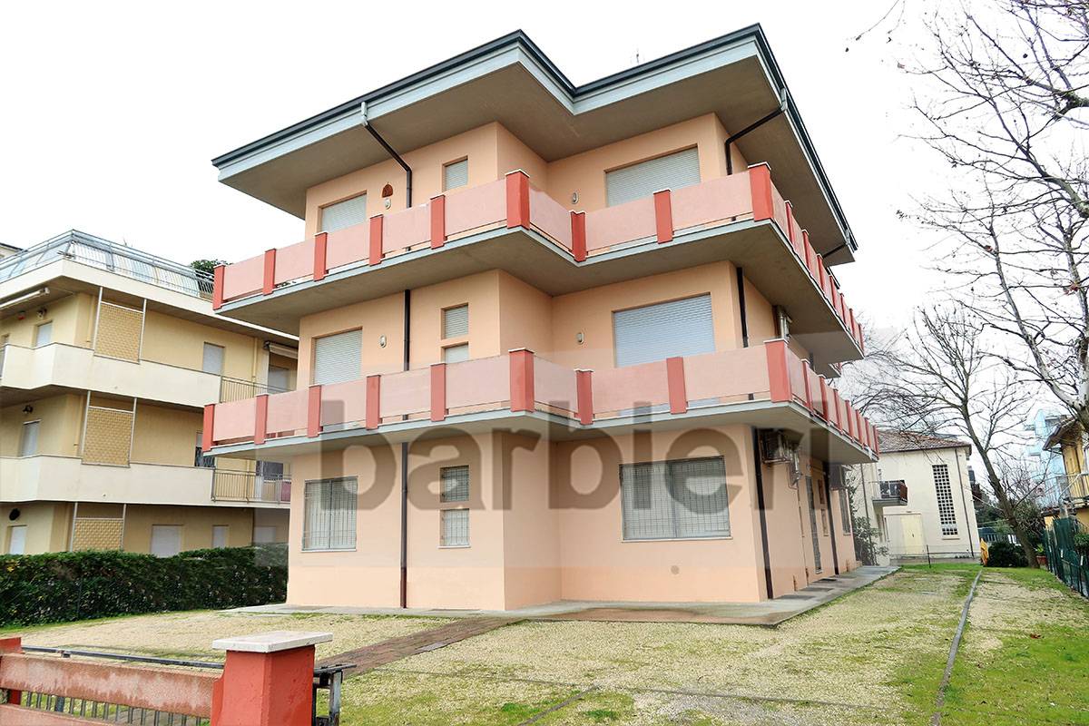 Trilocale Lungomare Grazia Deledda, Centro, Cervia