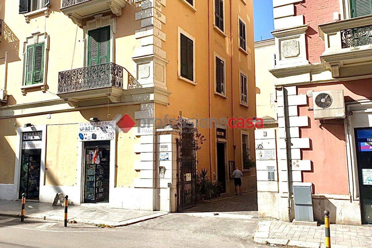 Trilocale via Isonzo, 16, Stazione, Foggia