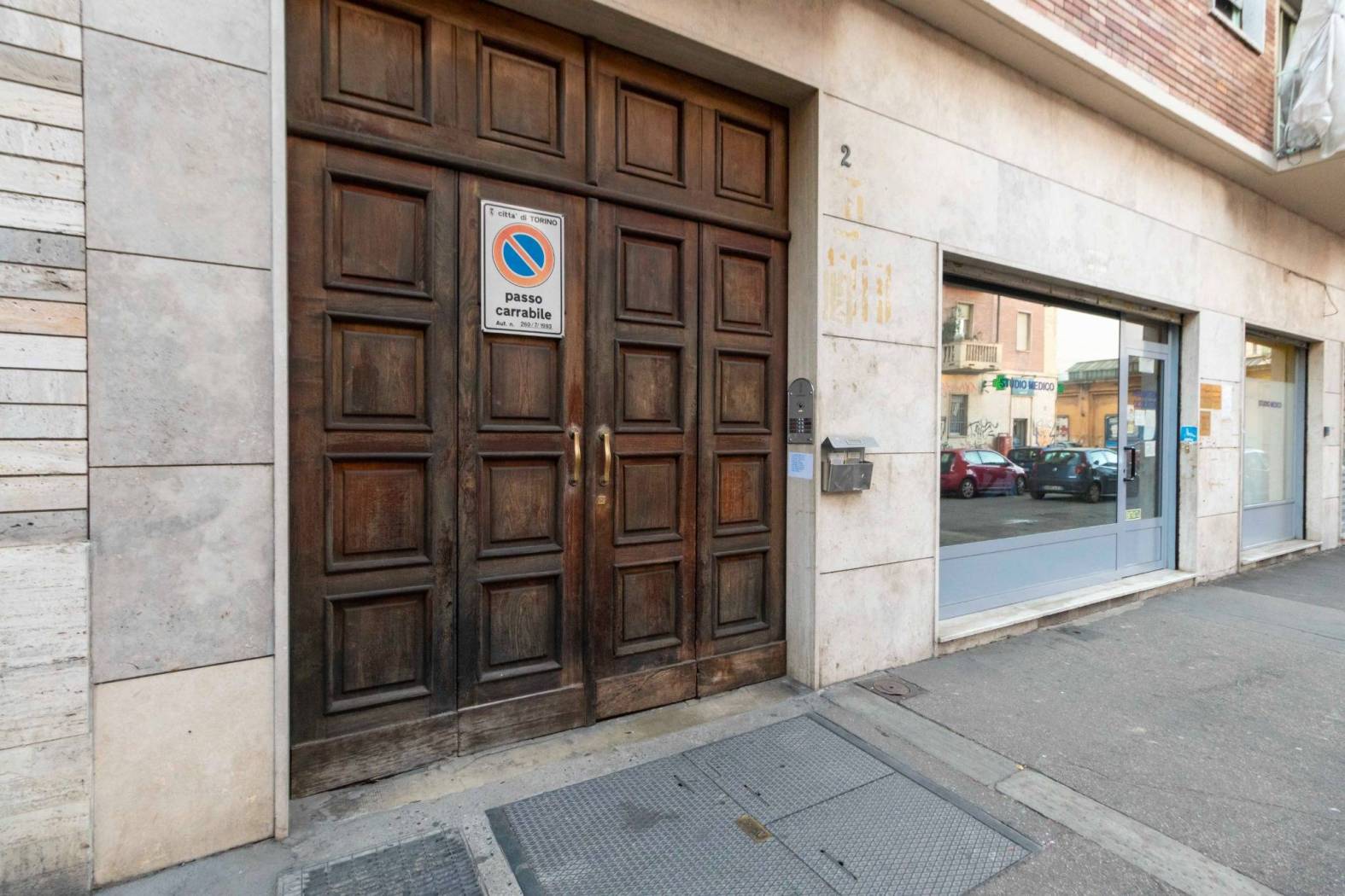 Bilocale via Beinasco 2, Aurora, Torino