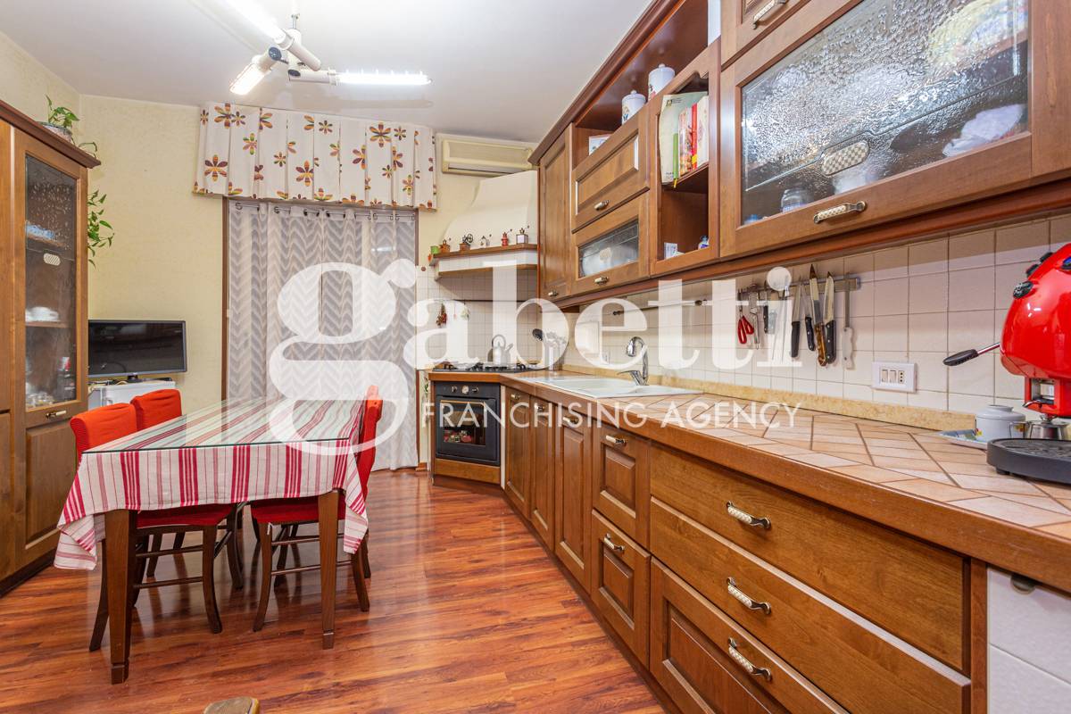 Trilocale via Giulio Cesare 16, Melito di Napoli