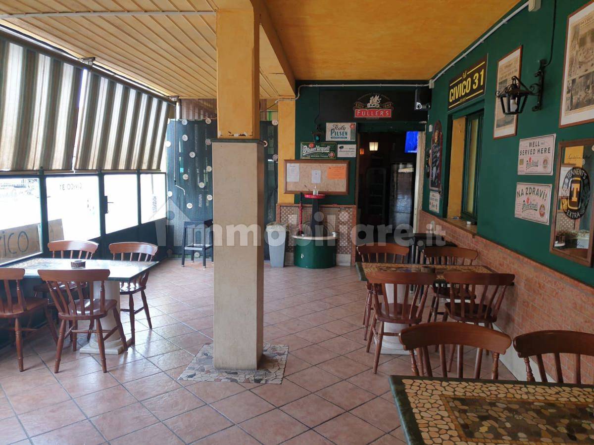 Locale commerciale in Vendita