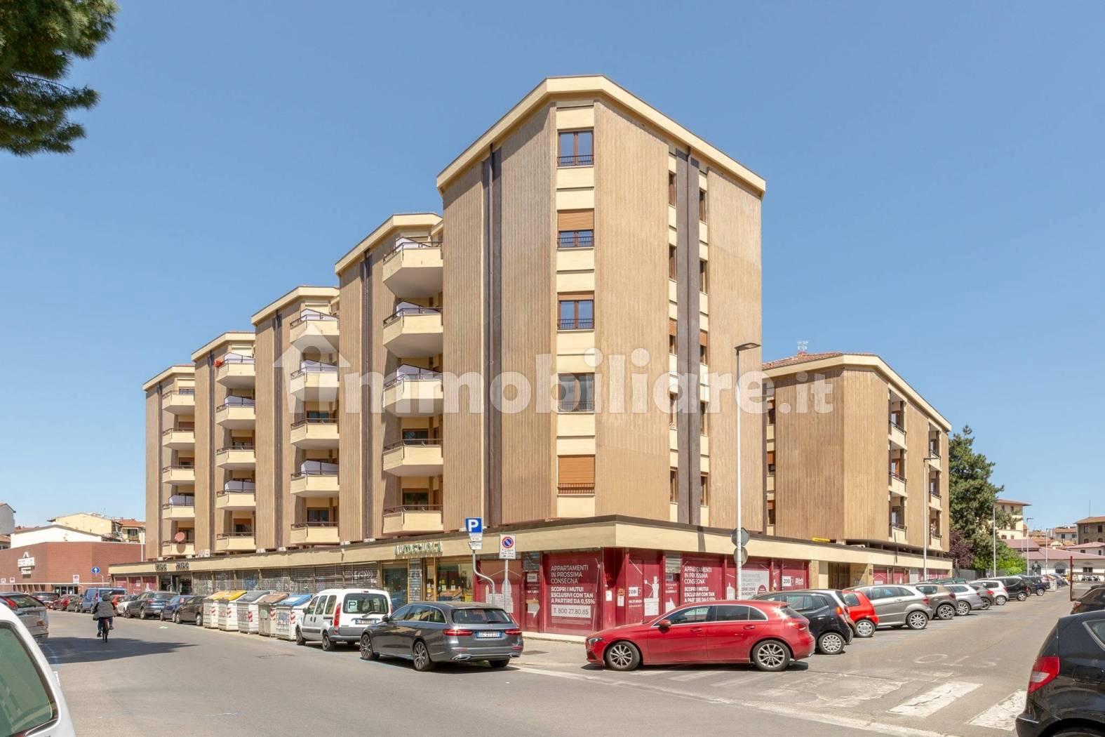 Locale commerciale in Vendita