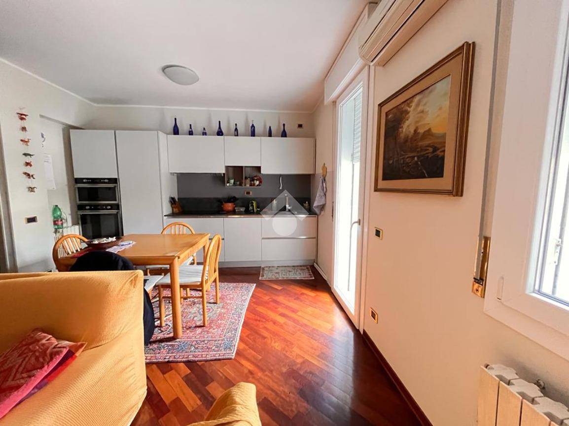 Trilocale via Fratelli Rosselli 400, Centro, Limena