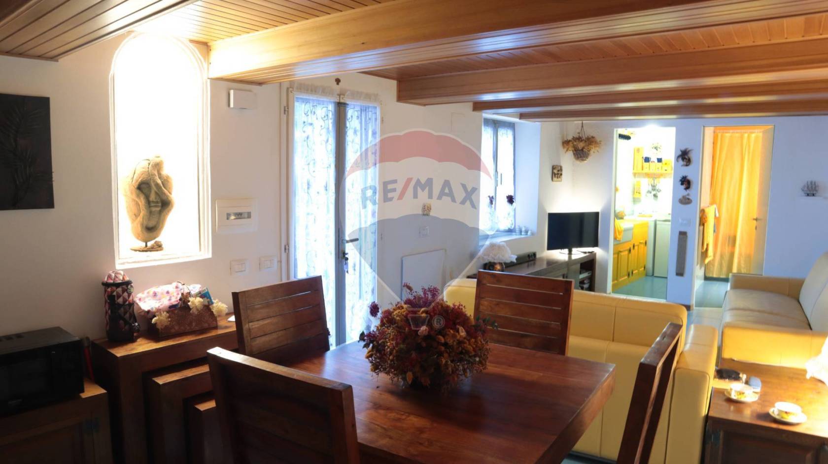 Bilocale ottimo stato, primo piano, Centro, Montefiore Conca