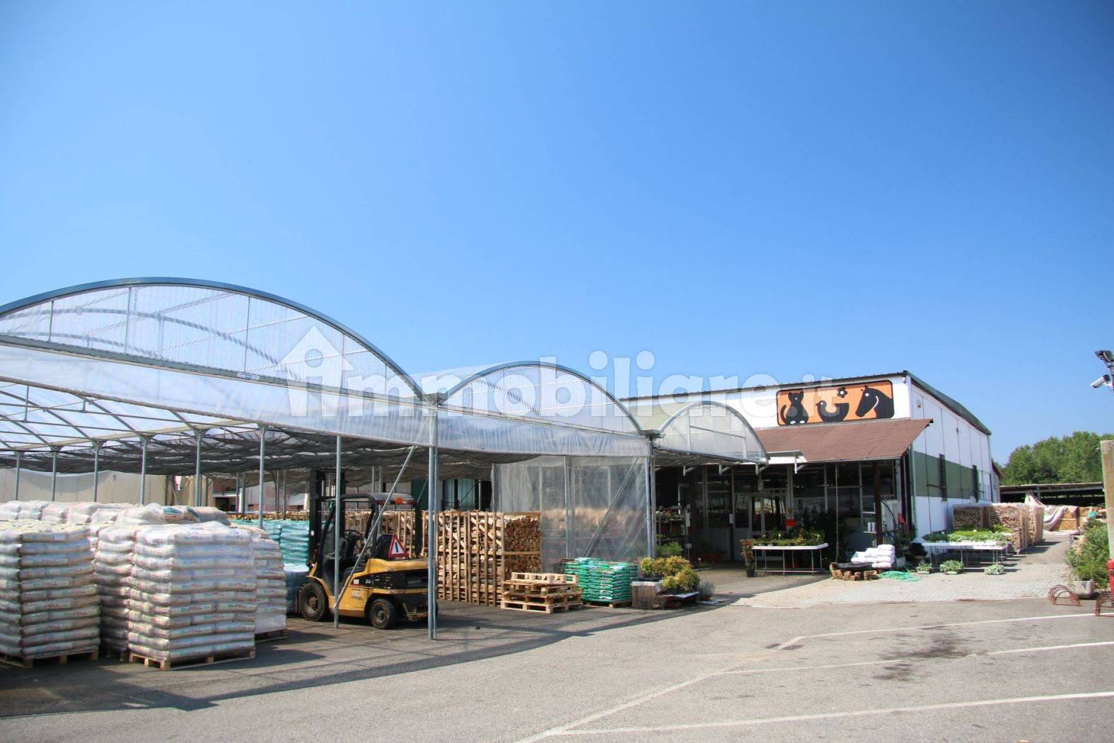 Attività commerciale in Vendita