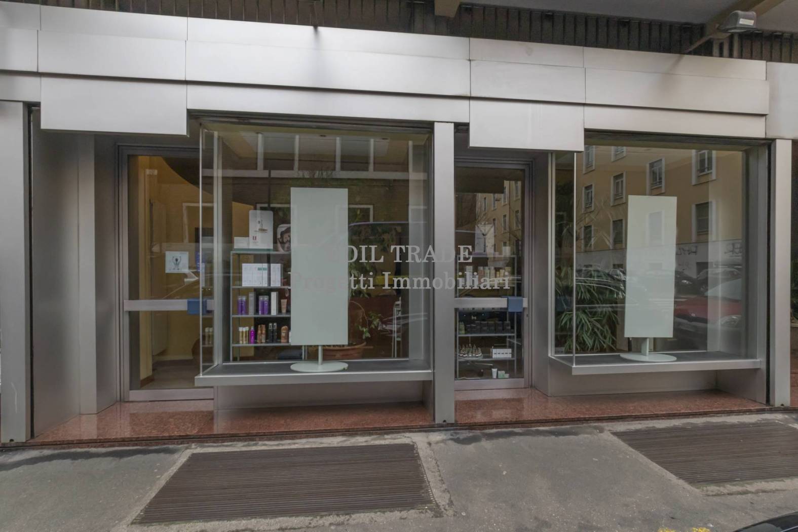 Locale commerciale in Vendita