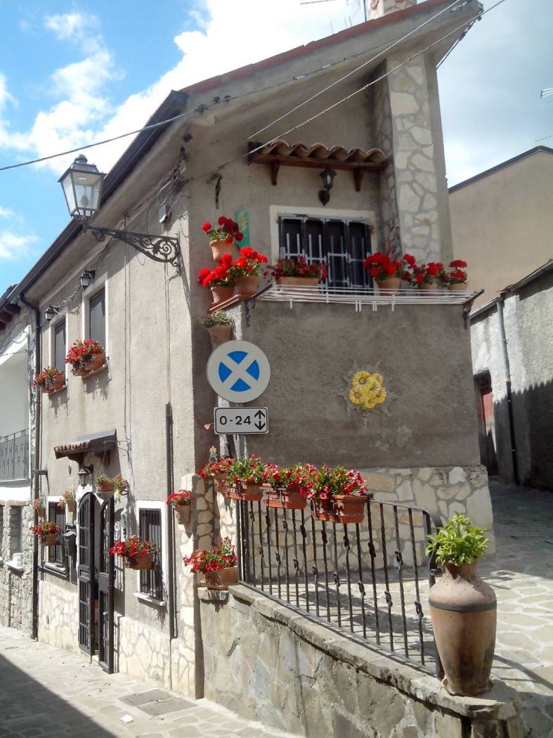 Quadrilocale via Croce di Pietra 11, Sasso di Castalda