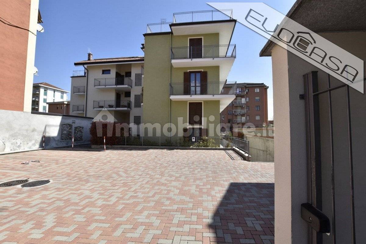 Trilocale via Santorre Santarosa, Stazione, Immacolata, Pinerolo