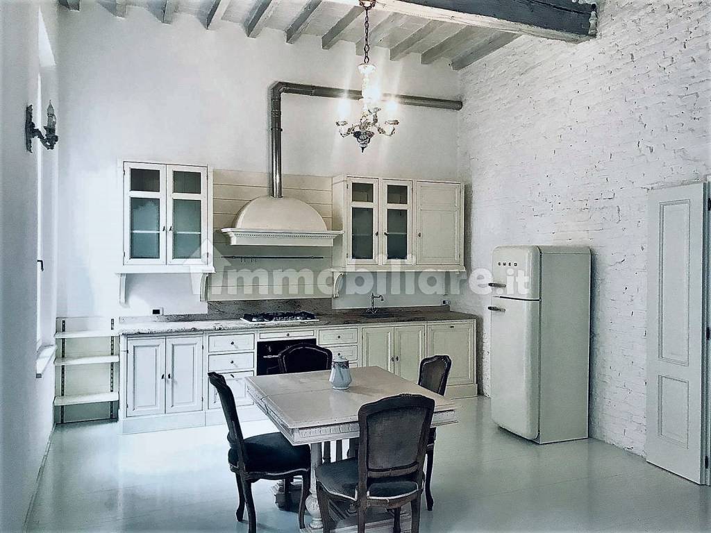 Vendita Appartamento Modena. Trilocale in via Ganaceto 7. Ottimo stato ...