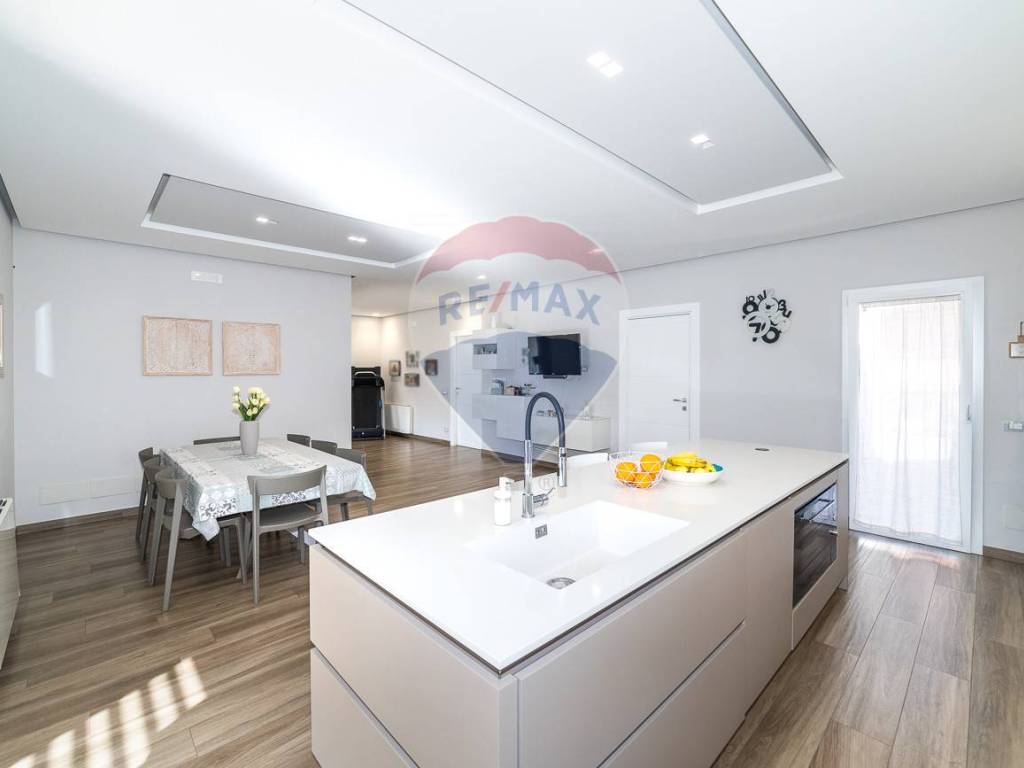 Vendita Villa unifamiliare in via Sottotenente Lombardo 13 San Pietro ...