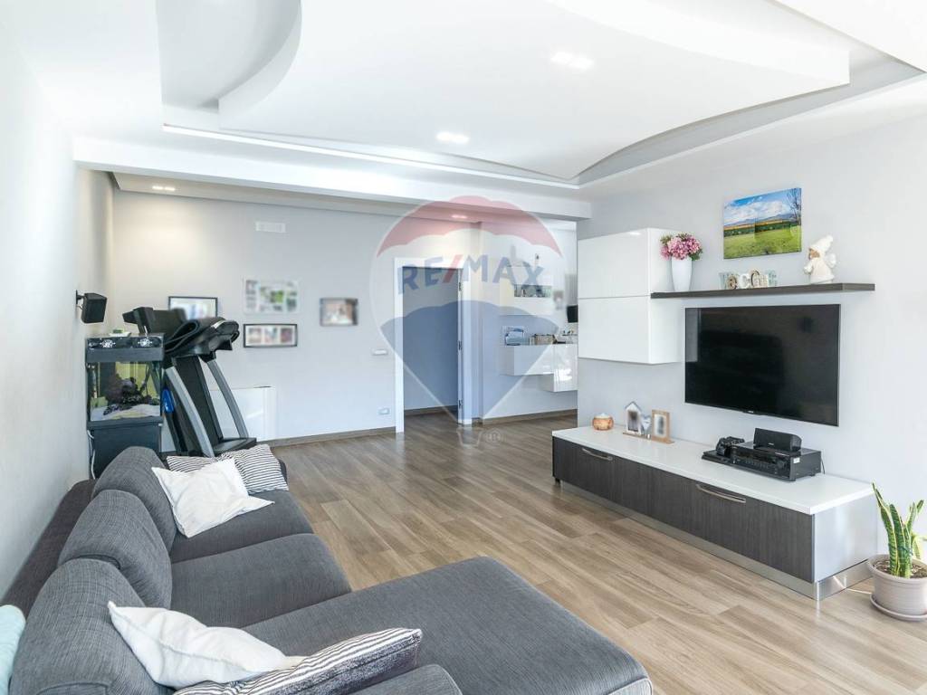 Vendita Villa unifamiliare in via Sottotenente Lombardo 13 San Pietro ...