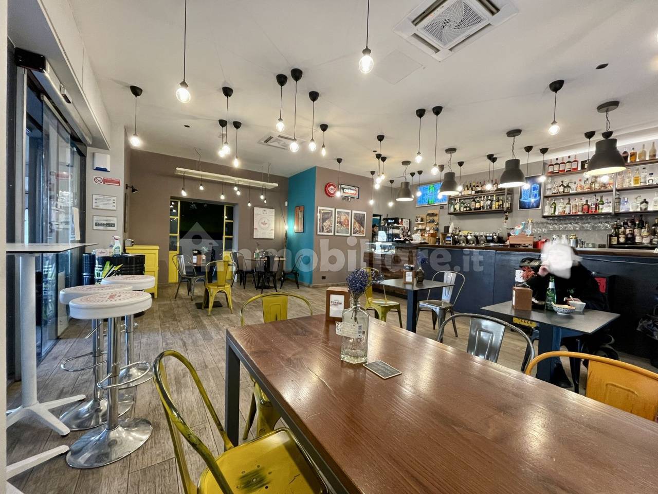 Locale commerciale in Vendita