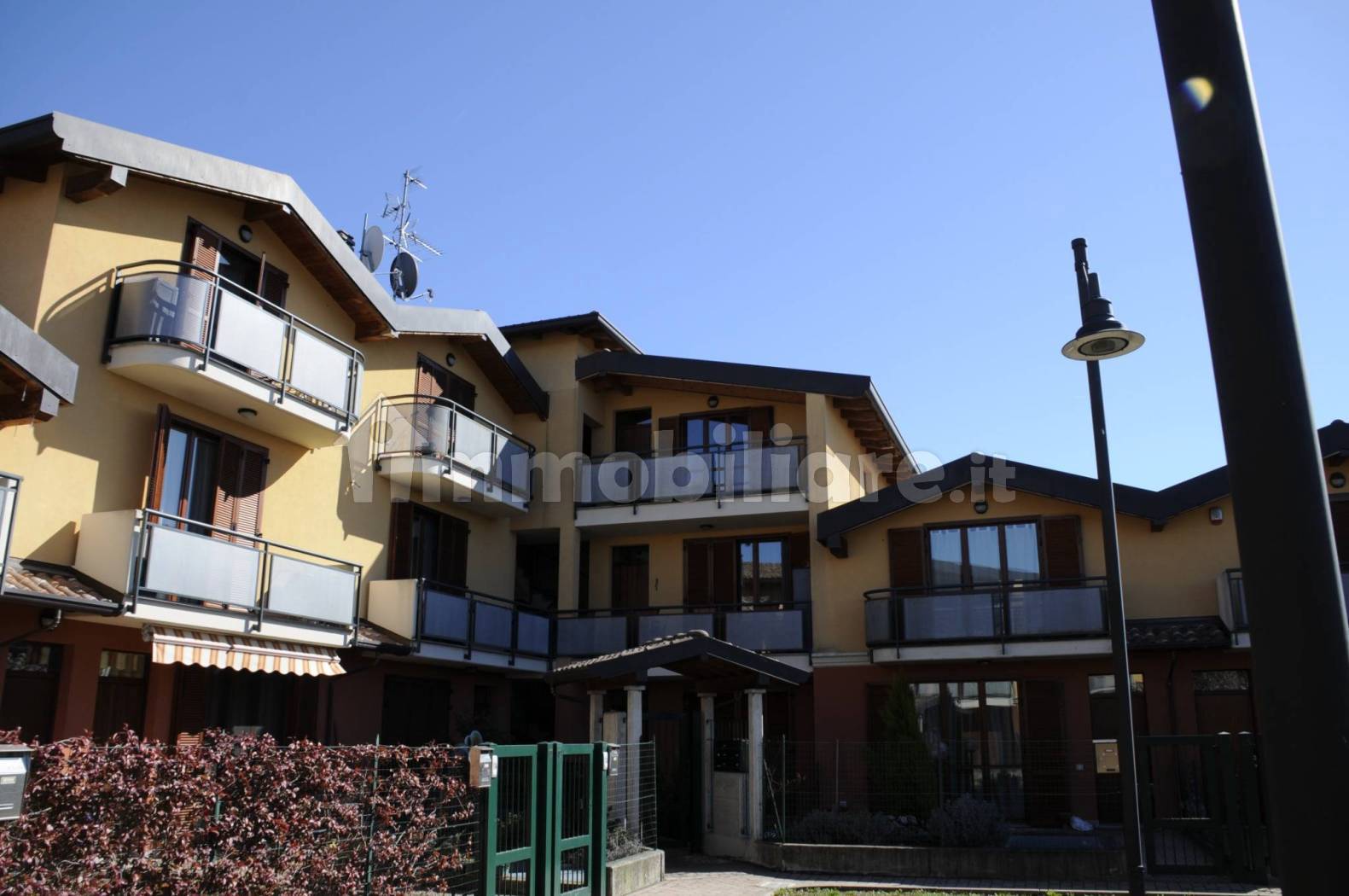 Trilocale via Canaletto 17, Centro, Tradate