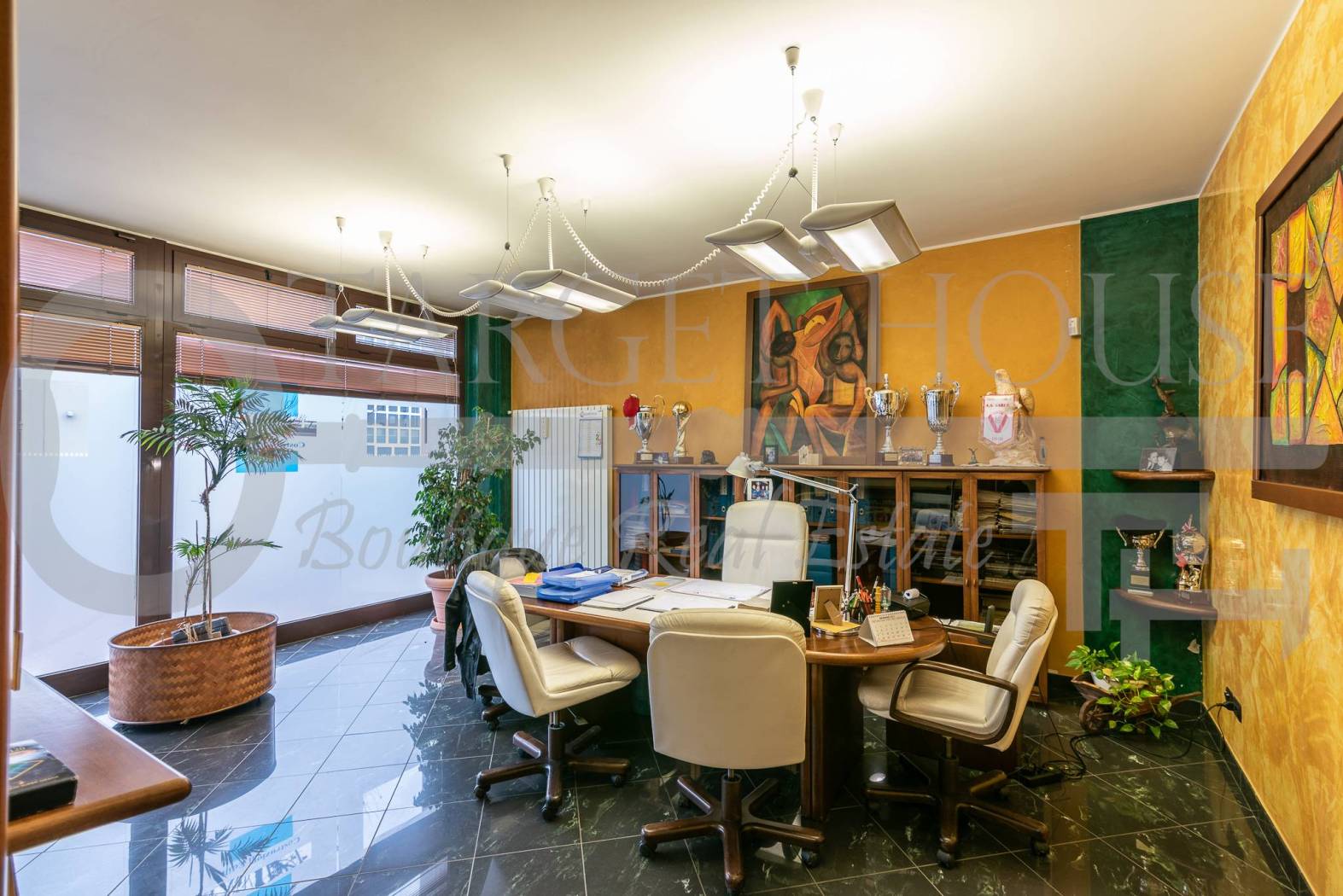 Locale commerciale in Vendita