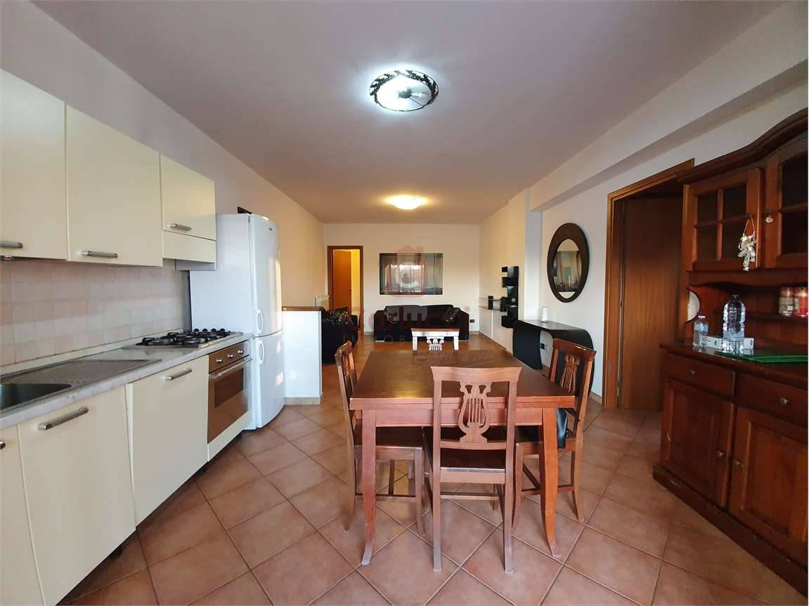 Quadrilocale ottimo stato, piano rialzato, Centro, Pescia