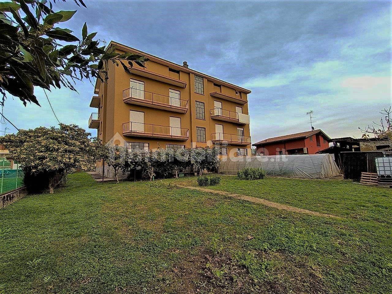 Trilocale via Prebone, Centro, Barzanò