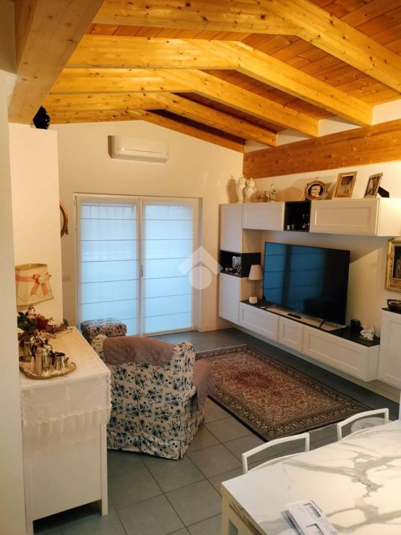 Bilocale via Diotti 43, Baggio, Milano