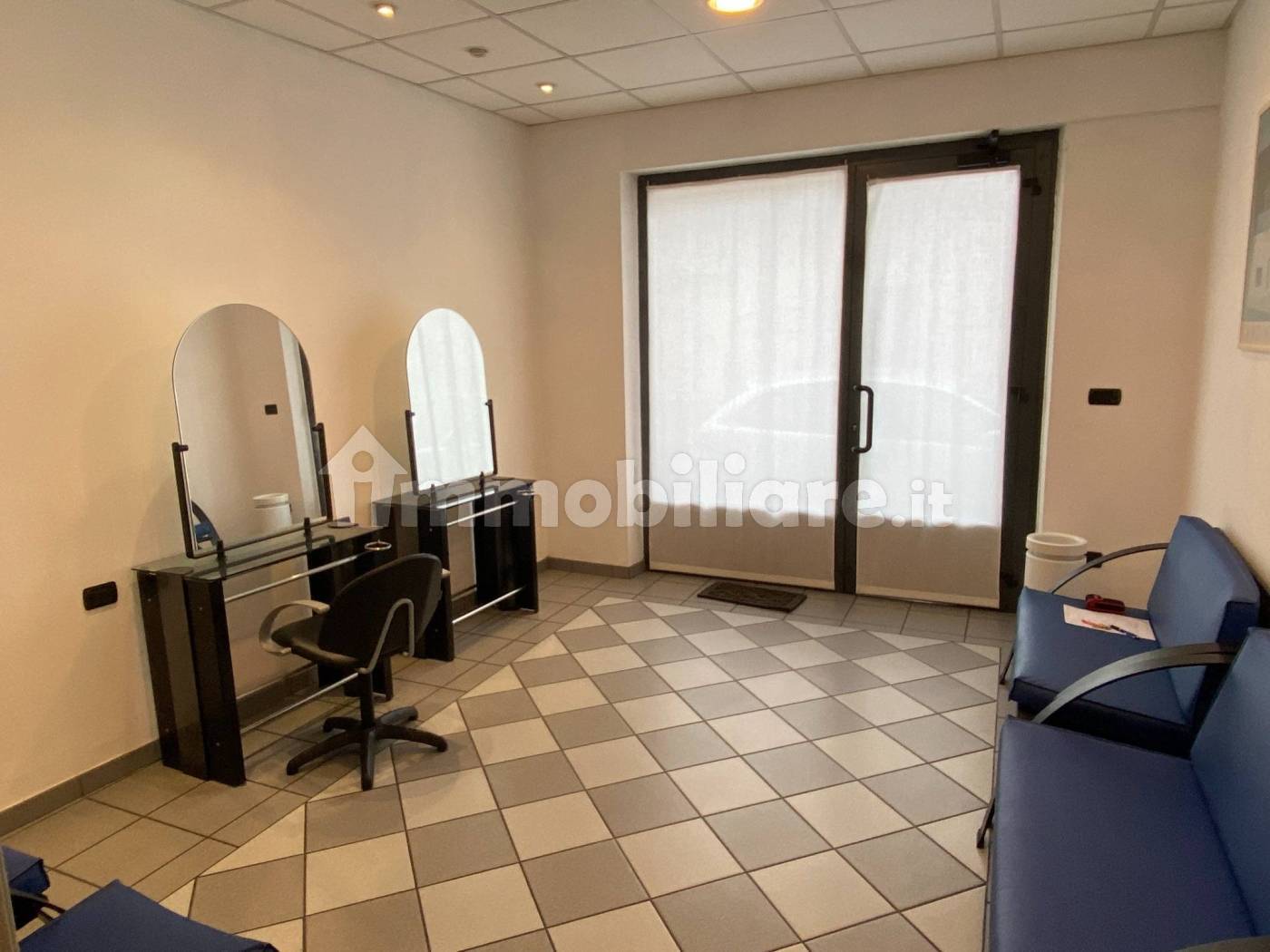 Locale commerciale in Vendita