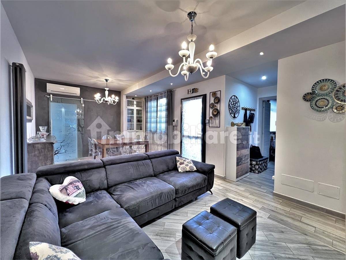 Quadrilocale via Pietro Castrucci, Infernetto, Roma