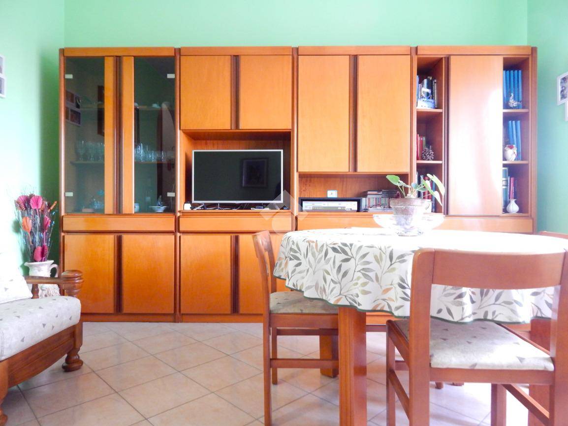 Trilocale via L  Bissolati 4, Dosimo, Persico Dosimo