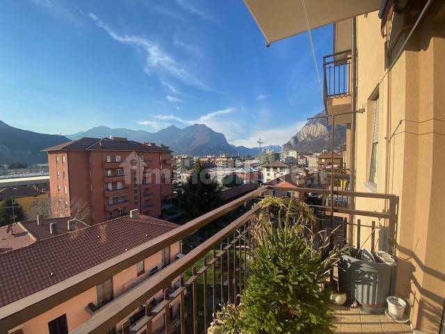 Bilocale via Monsignor Giuseppe Polvara, Caleotto, Lecco