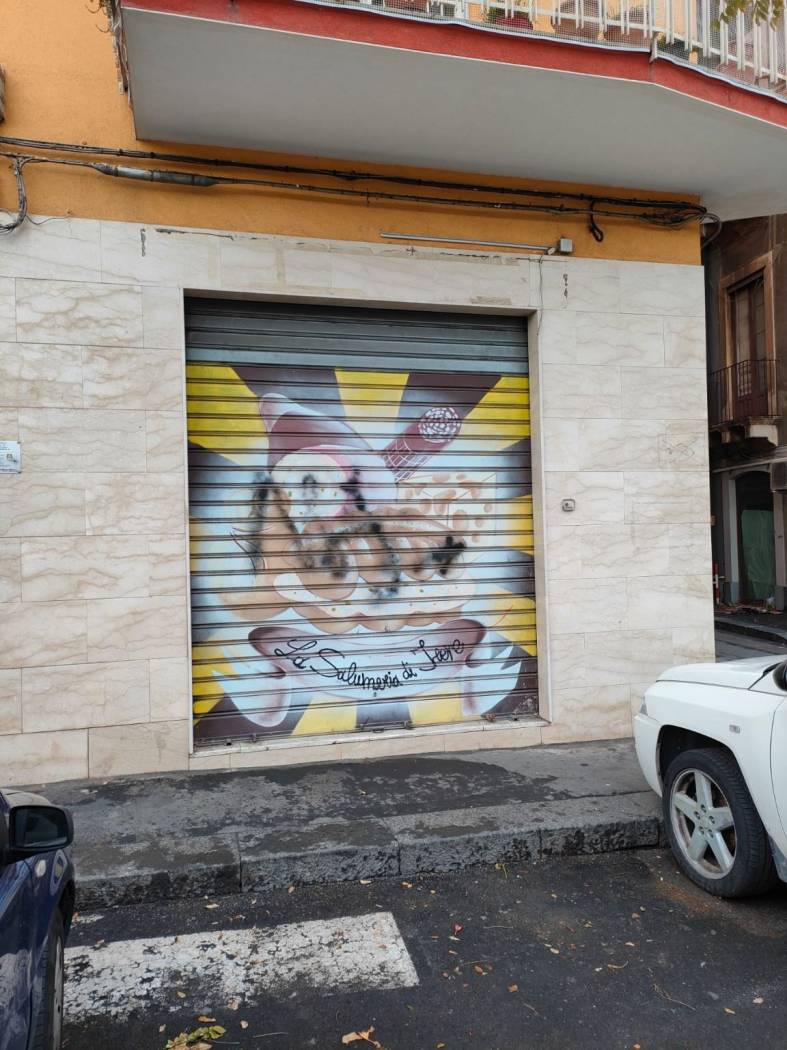 Locale commerciale in Vendita