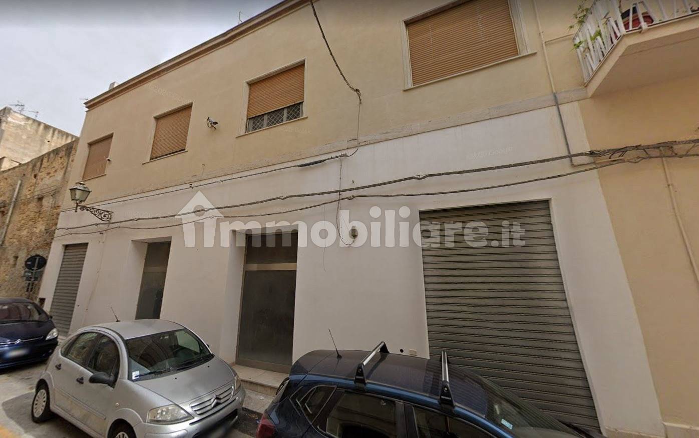 Locale commerciale in Vendita