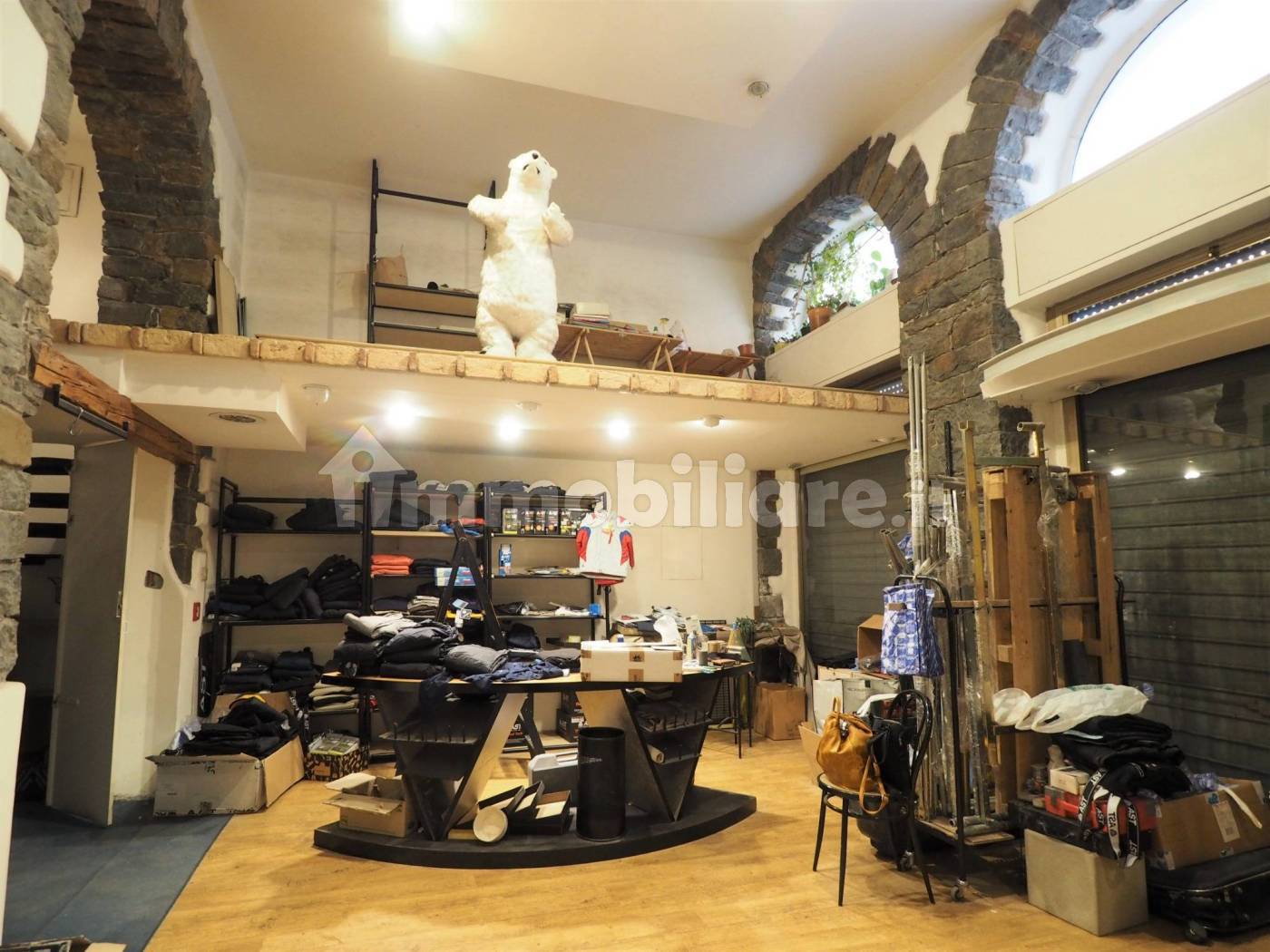 Locale commerciale in Vendita