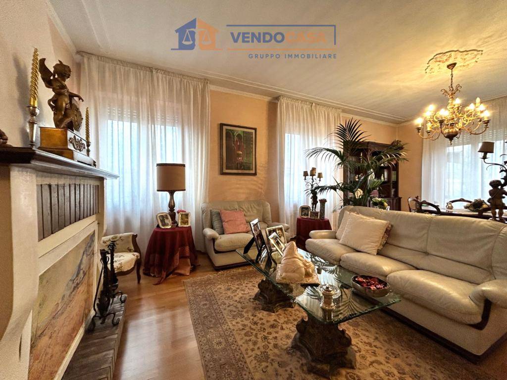 Appartamento via Dioscoride Vitali 45, Clinica Piacenza, Piacenza