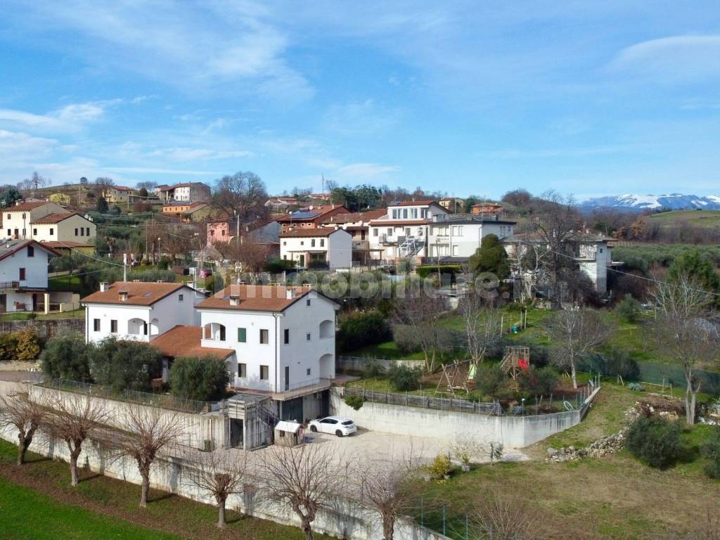 Vendita Villa bifamiliare in Strada busona 2 Montecchio Maggiore ...