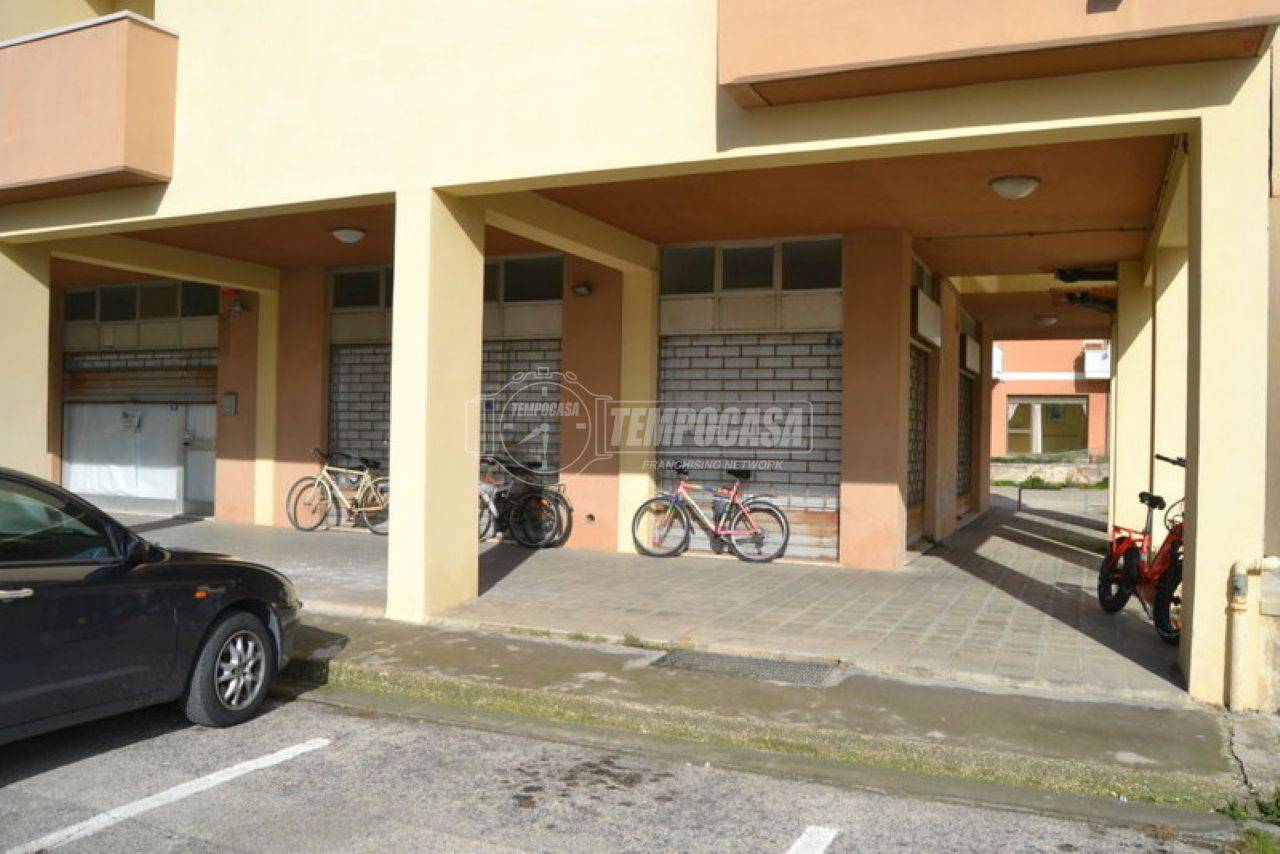 Locale commerciale in Vendita