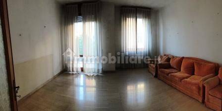 Appartamento buono stato, primo piano, Clinica Piacenza, Piacenza