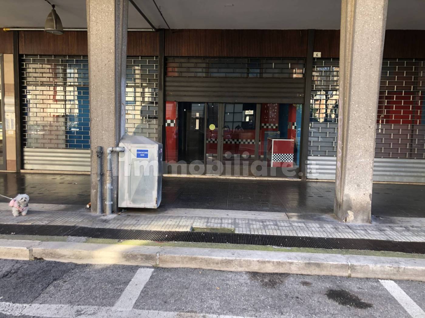 Locale commerciale in Vendita