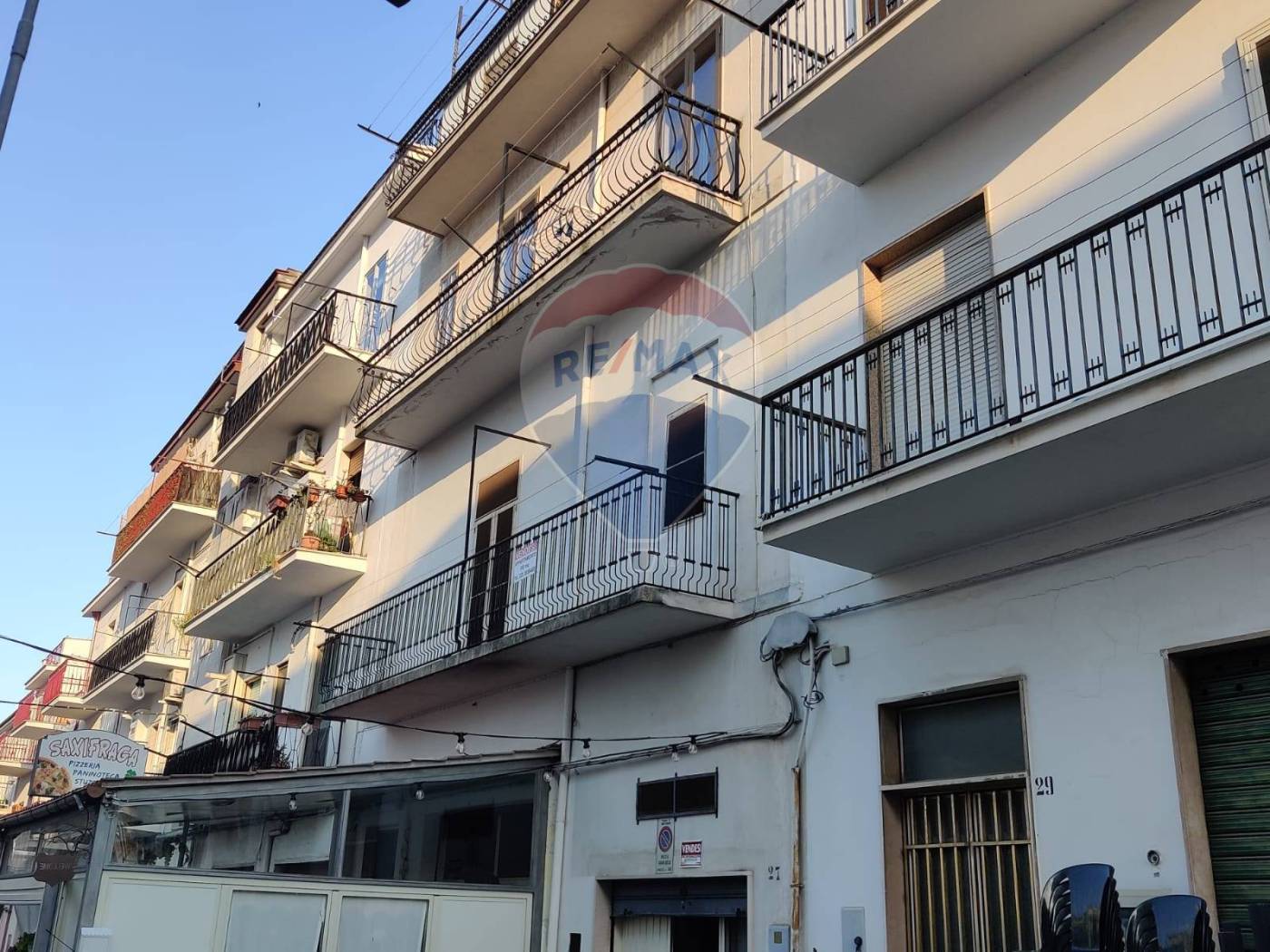 Quadrilocale da ristrutturare, piano terra, Mattinata