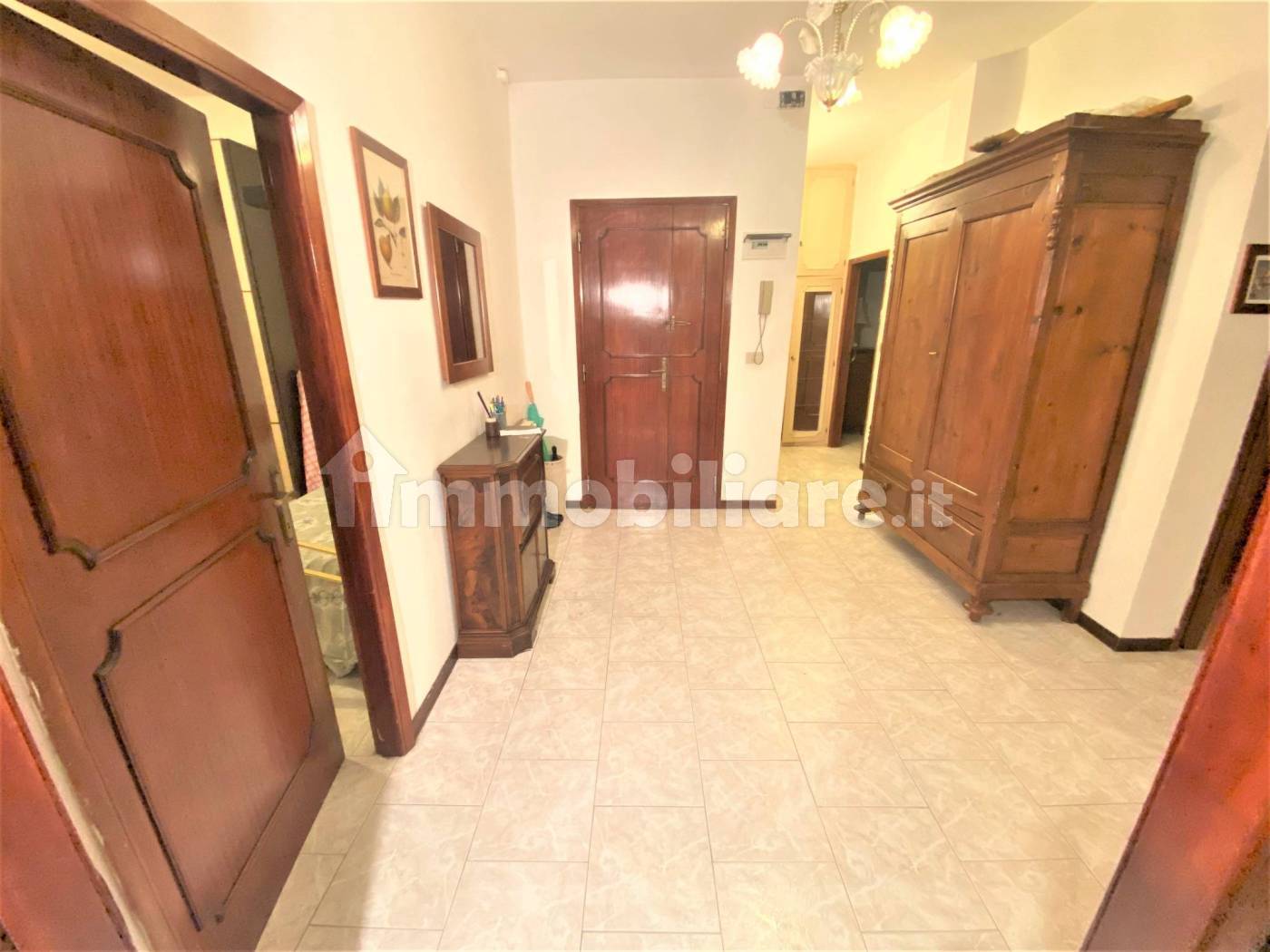 Appartamento via Giuseppe Valentini, Zarini - Valentini, Prato