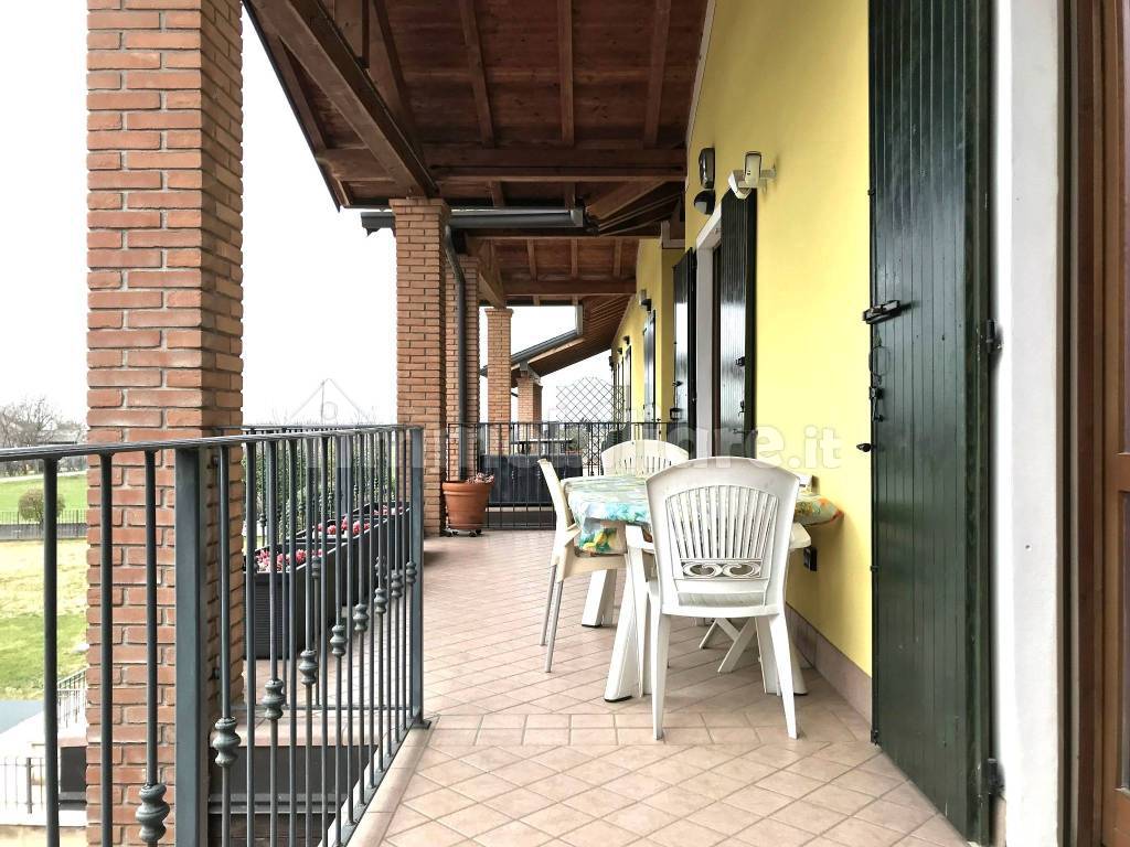 Vendita Appartamento Lonato del Garda. Quadrilocale in via dei Chiappini 6. Buono stato, primo ...