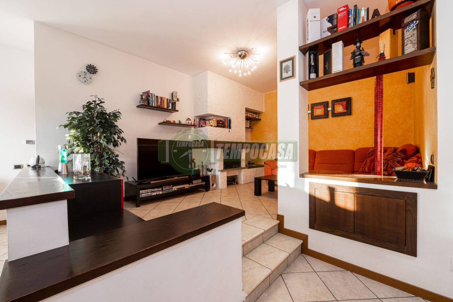 Trilocale via 4 Novembre 6, Semicentro, Vimercate