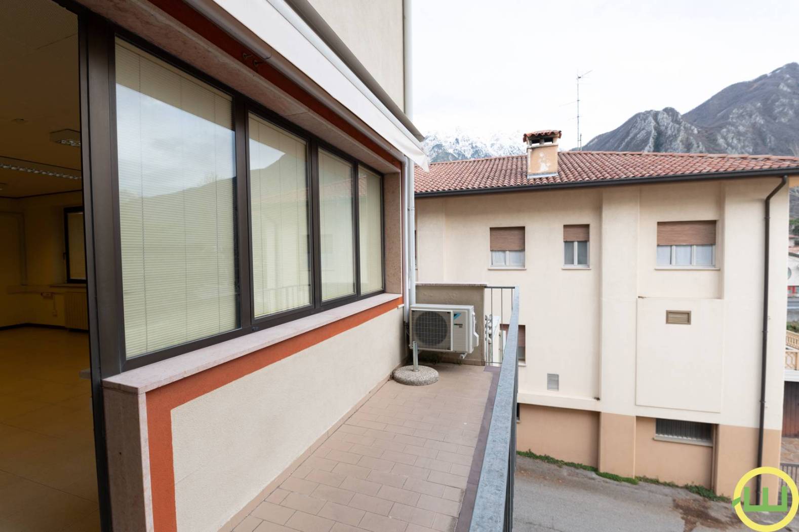 Locale commerciale in Vendita