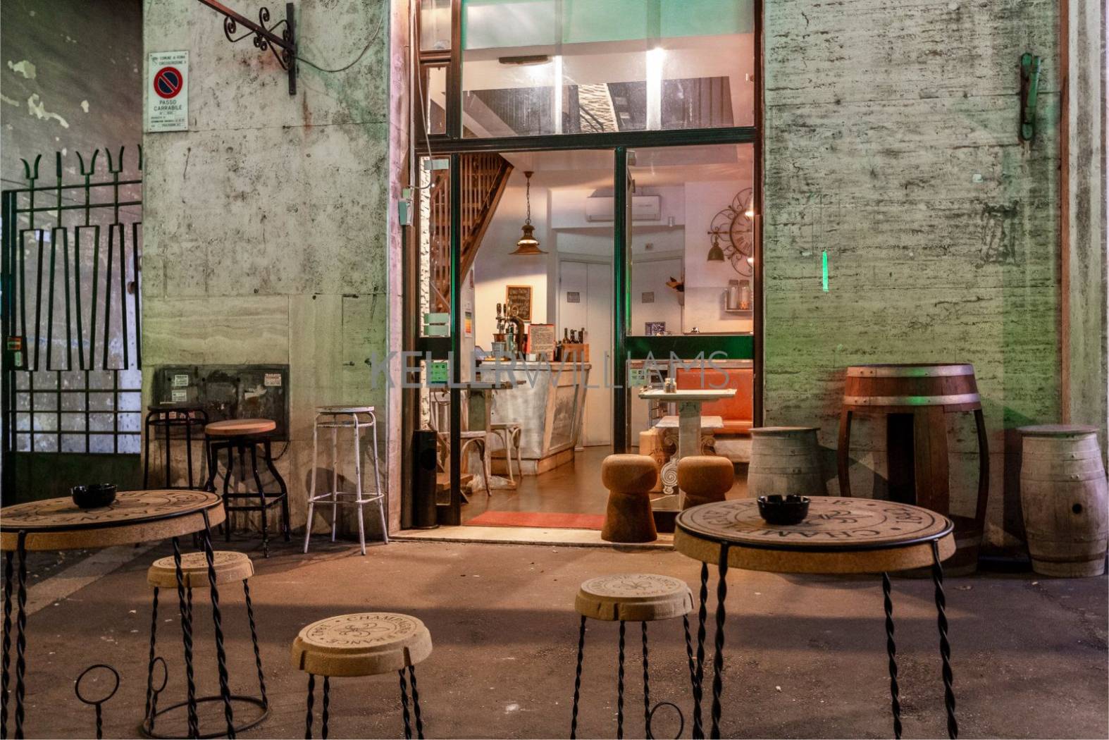 Cocktail bar in Vendita