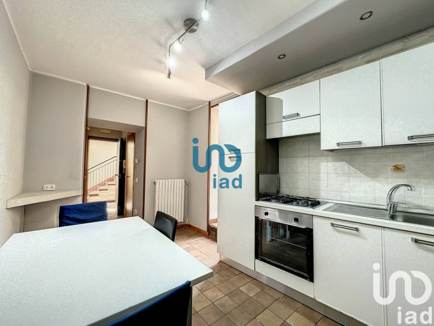 Trilocale via Salvatore 15, Capitignano, Giffoni Sei Casali