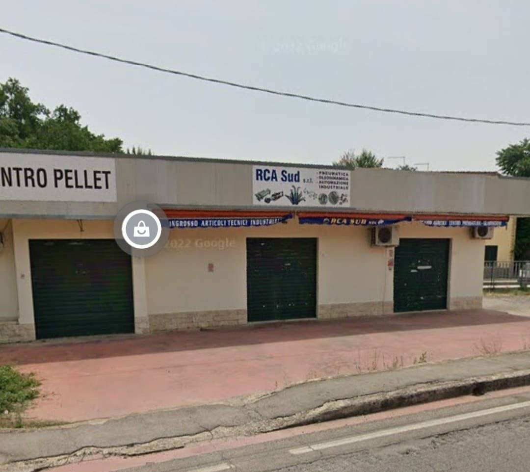 Locale commerciale in Vendita