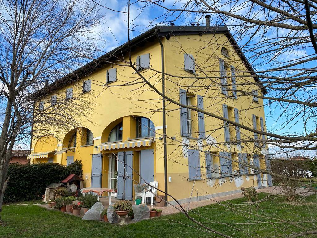 Vendita Villa bifamiliare in Strada Albareto 783 Modena. Ottimo stato ...