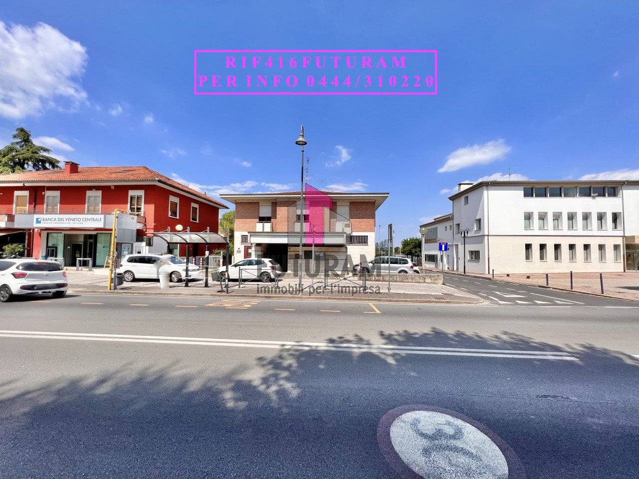 Locale commerciale in Vendita