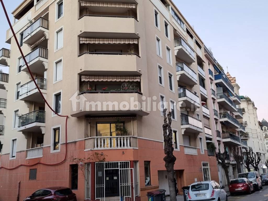 Vendita Appartamento Nizza. Bilocale in Rue Vernier 38. Buono stato ...