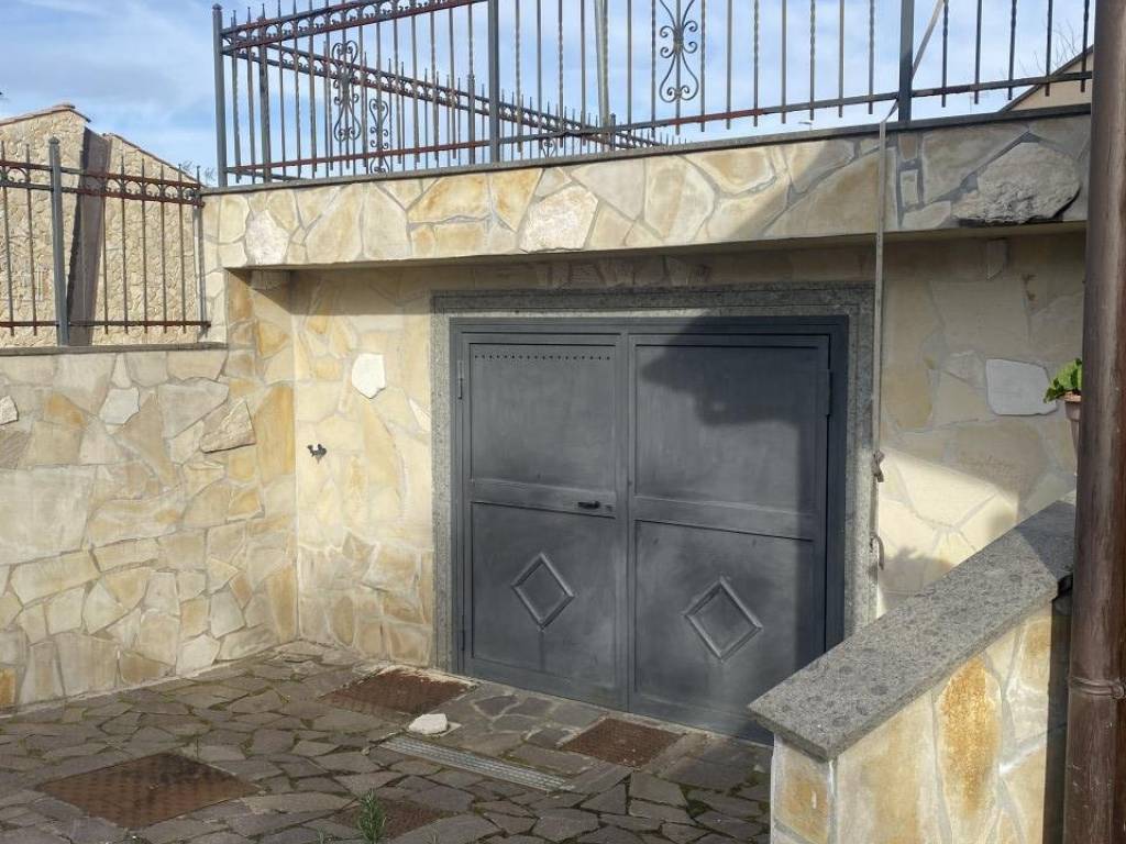 Vendita Villa a schiera in via Monte Cremasco Roma. Ottimo stato, posto ...